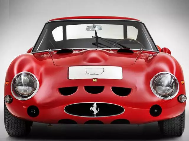 1962 Ferrari 250 GTO Inauza kwa Rekodi $38.1M katika Mnada 95758_1