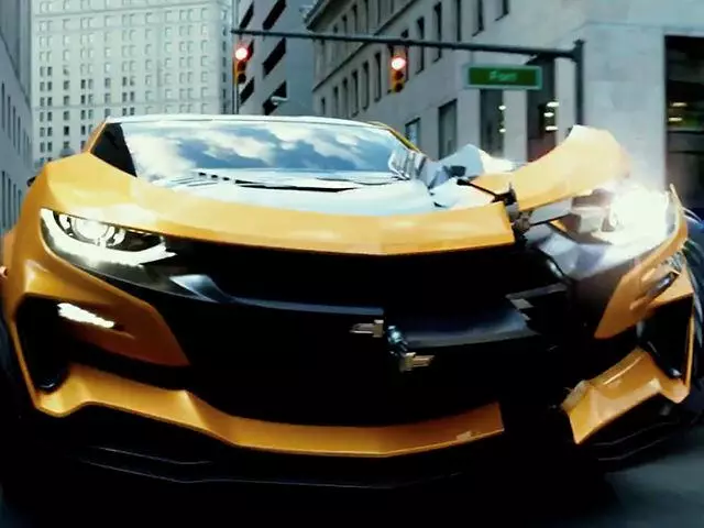 Sa usa ka paagi ang 'Transformers 5: The Last Knight' Adunay Daghang Aksyon kaysa Kaniadto 958_1