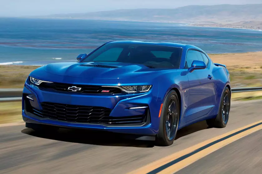 Chevy, 2020 İçin Camaro'nun Çirkin Ön Uçunu Düzeltiyor 95939_1