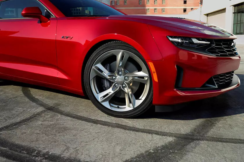 Chevy arregla el frontal lleig de Camaro per al 2020 95939_3