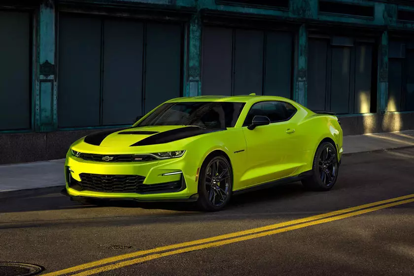 Chevy, 2020 İçin Camaro'nun Çirkin Ön Uçunu Düzeltiyor 95939_4