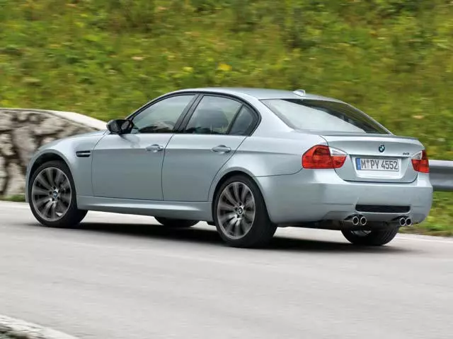 די נייַע BMW M3 וועט באַקומען אַ V6 מאָטאָר און צווילינג טורבאָ 95948_2