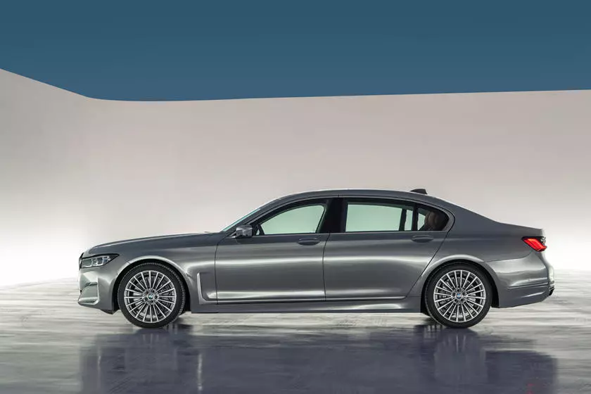 រថយន្ត BMW 7 Series Plug-In Hybrid ឆ្នាំ 2020 មានជួរអគ្គិសនីខ្សោយណាស់។ 95986_3