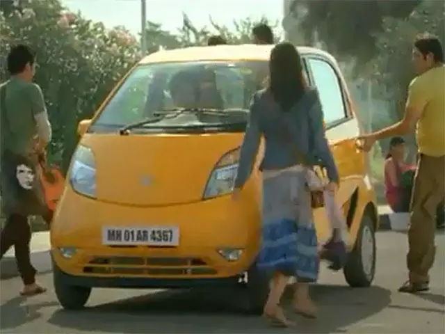 Βίντεο: 2012 Tata Nano Commercial is Insane, Bro 96269_1