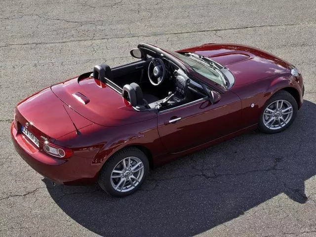 Mazda MX-5 ឆ្នាំ 2015 នឹងក្លាយជា Feather Light 96367_1