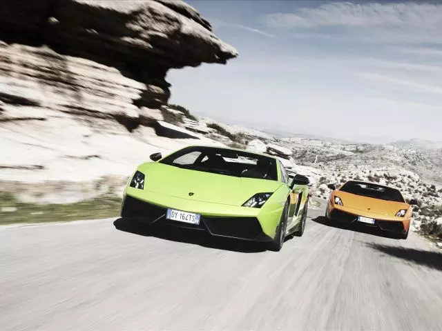 Maye gurbin Lamborghini Gallardo Zai Fasa Ƙirar Juyin Juyi 96451_1