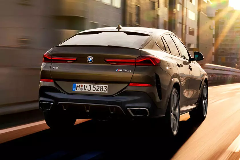 2020 BMW X6 M туура агрессивдүү көрүнөт 9653_4