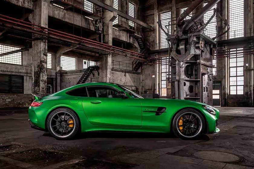 2020-as Mercedes-Benz AMG GT R oldalnézet