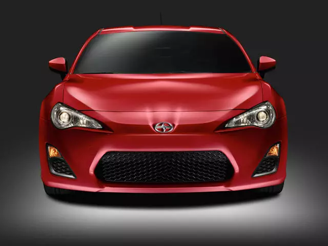 I-Scion FR-S Amaxabiso kunye namanani oQoqosho lweziBaso Yazisiwe 96770_1