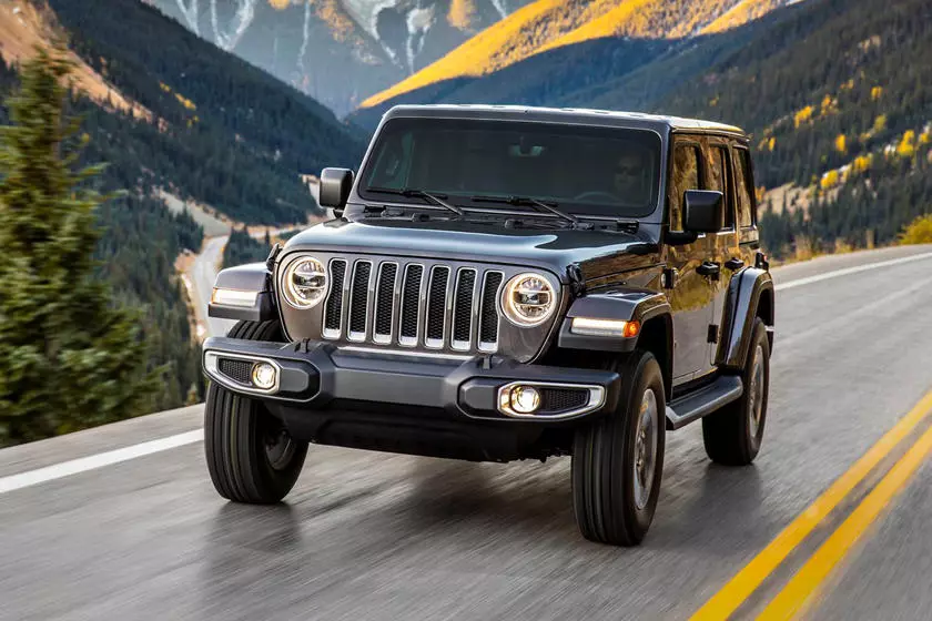 Fiat Chrysler yeni düz altı mühərrik üzərində işləyirmi? 96812_1