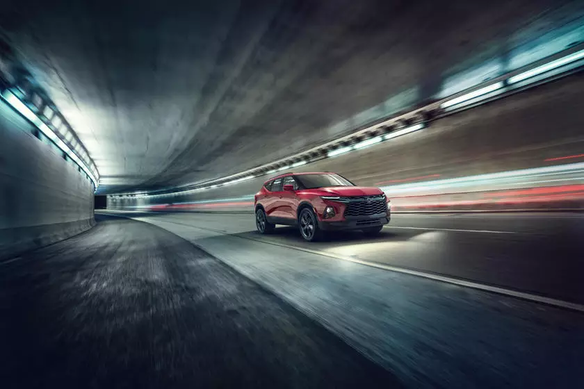 Chevrolet Blazer-ийн борлуулалтыг нэмэгдүүлэхийн тулд бүх зүйлийг хийж байна 97044_1