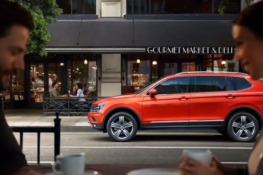 2020 Volkswagen Tiguan Tá na Scóir Sábháilteachta is Déanaí Mighty Go hiontach 97228_5