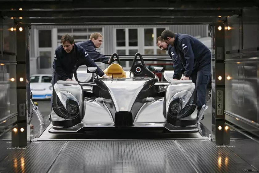 Līdzi nāca Porsche Spyder (vai četri) Izsolei Pebble Beach 97416_6