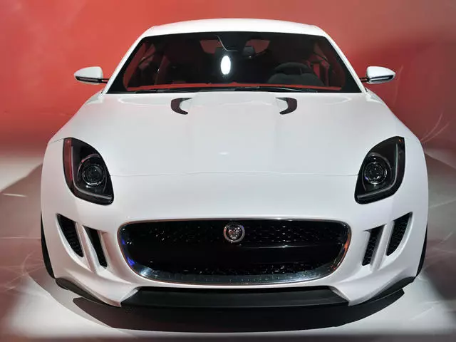 LA 2011: Jaguar C-X16 تصور ٹیک آف کے لیے تیار ہے۔ 97505_1