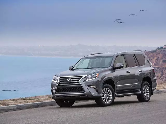 Lexus може да има място за повече производителни модели със значка F 97554_2