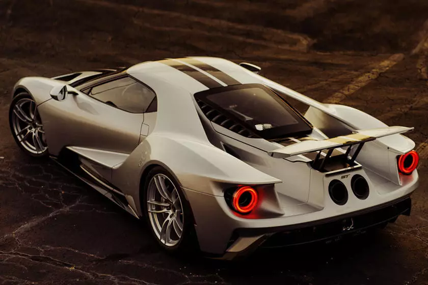 2017 m. „Ford GT“ aukcionas „Ford“ bandė sustoti, bet nebegali pasikartoti 97690_3