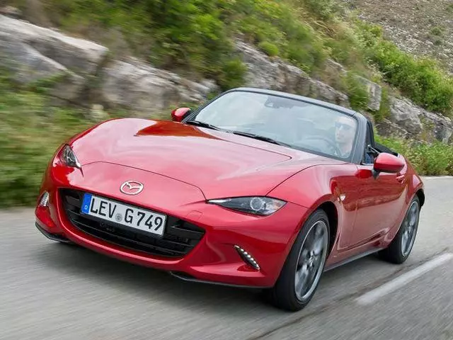 Mazda a construit trop de Miatas MX-5 2016, il doit maintenant les décharger 97822_1