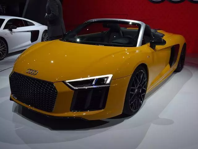 ราคา Audi R8 Spyder ปี 2017 ไม่ได้ทำให้ Lamborghini มีความสุขมาก 98105_1