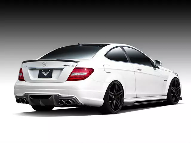 Vorsteiner ਨੇ Mercedes-Benz C63 AMG Coupe ਨੂੰ ਇੱਕ ਨਵਾਂ ਰੂਪ ਦਿੱਤਾ ਹੈ 98344_1