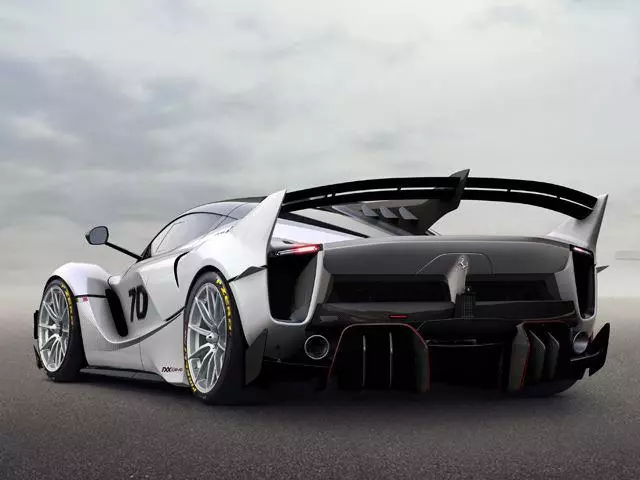 Ezagutu Ferrari FXX K Evo: inoiz egin den Ferraririk muturrekoena 9842_3