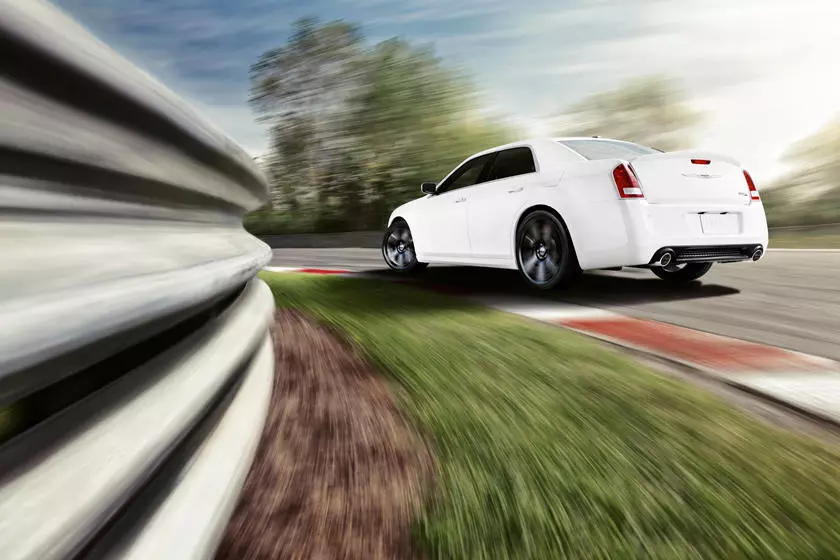 Chrysler 300 SRT-8 Terpakai Menjadikan Anda Seorang Baller Pada Bajet 98529_12