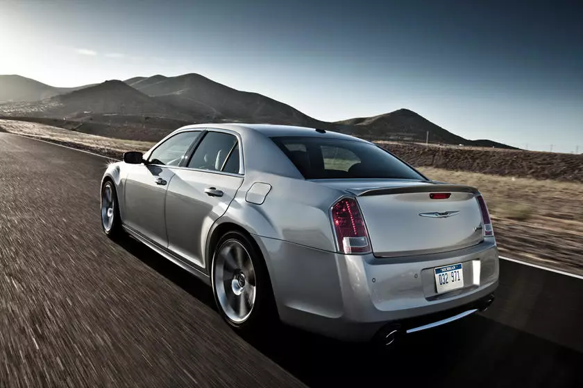 Chrysler 300 SRT-8 Terpakai Menjadikan Anda Seorang Baller Pada Bajet 98529_6