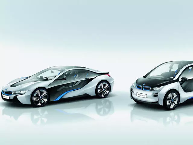 BMW i3 ma le i8 Manatu o le a o'o mai 99018_1