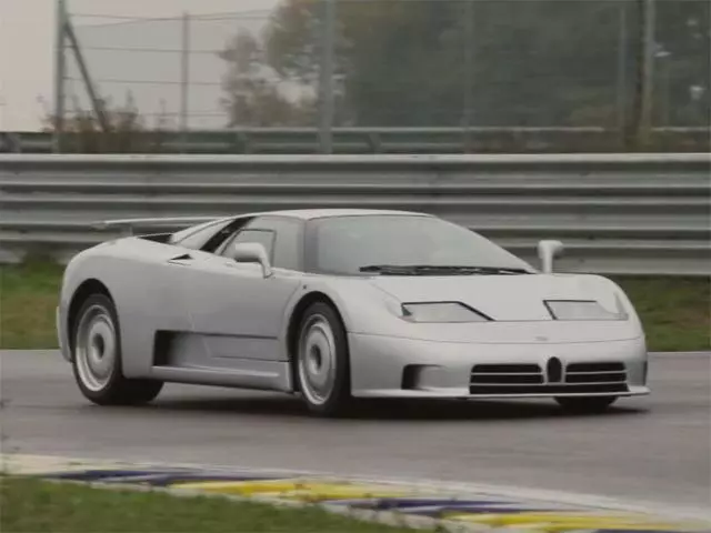 A Íosa Milis, An Bugatti EB 110 Is Sár-Diabhal Iontach 99260_3