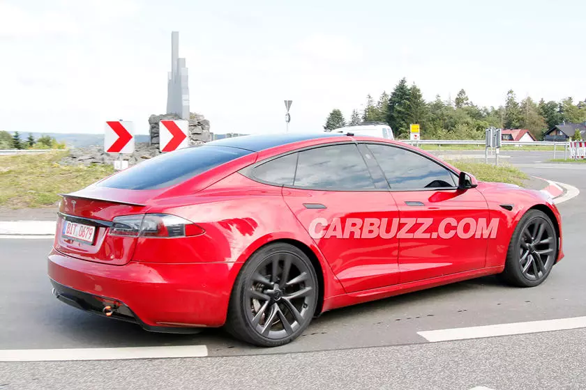 En Tesla Model S Plaid gouf um Nurburgring gespionéiert, a mir hunn eng Erklärung firwat 9930_5