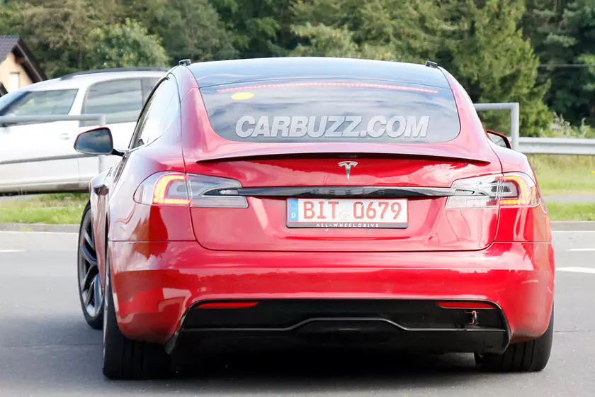 “Nurburgring” -de “Tesla Model S Plaid” -e içalyçylyk edildi we munuň sebäbini çaklaýarys 9930_7