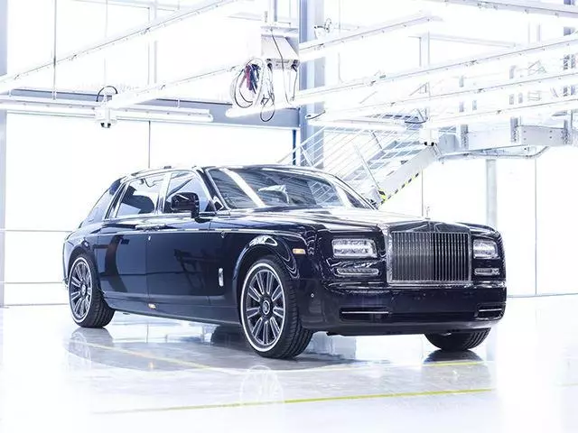 De laatste Rolls-Royce Phantom VII ooit is zo chic als je zou verwachten 99558_1