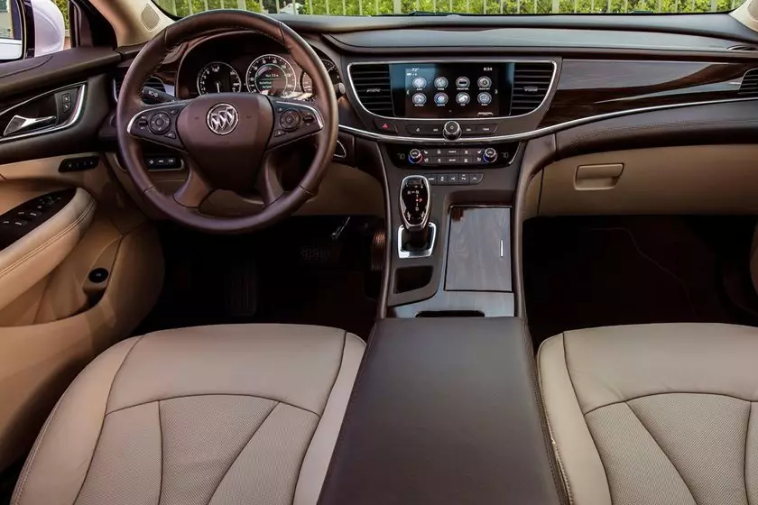 Eltűnő családi szedánok: 2018-as Buick LaCrosse 9967_6