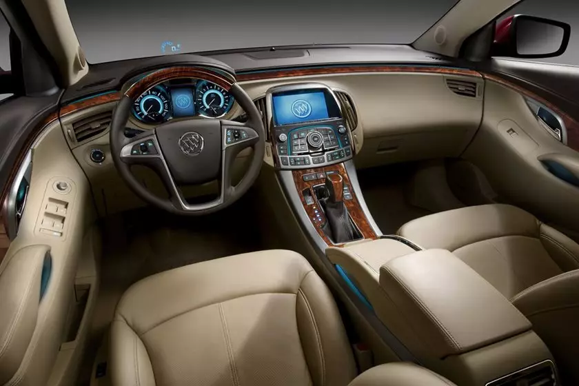 Sedanes familiares que desaparecen: 2018 Buick LaCrosse 9967_7